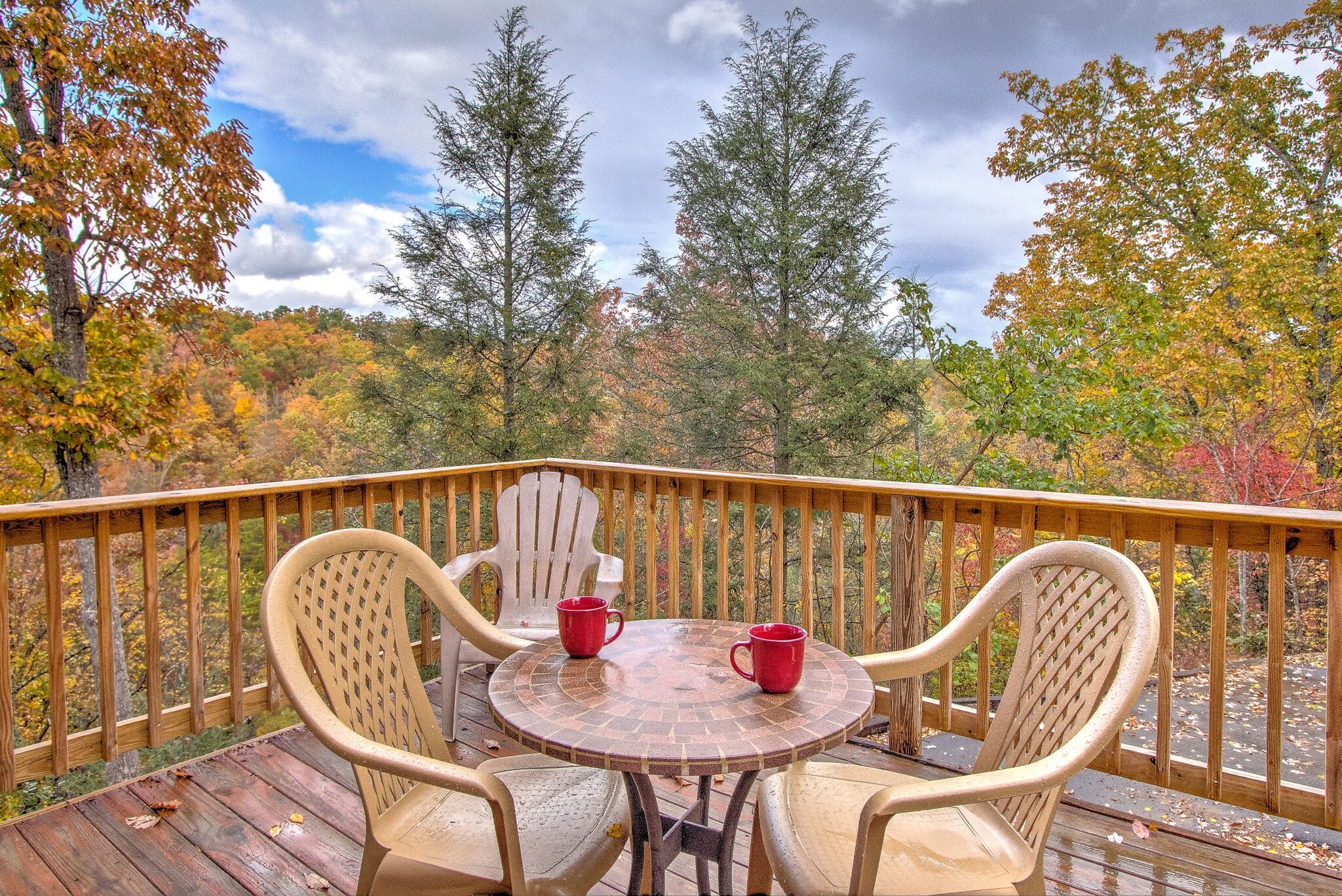 Gatlinburg Cabins in Tennessee - Cozy Mountain Cabins
